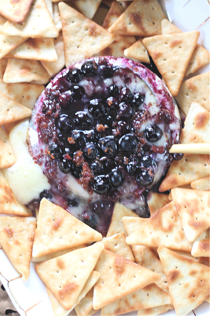Baked Brie with bluberries bacon and honey - Hot appetizer for Fall ...