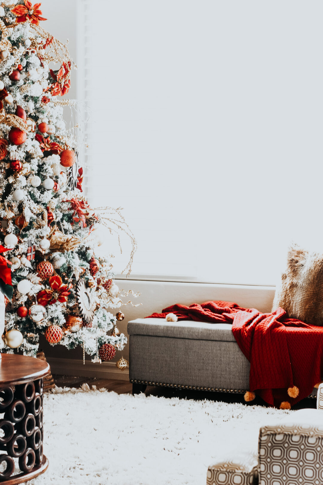 Our Christmas Living Room // Classic Red with a Touch of Modern Flair ...