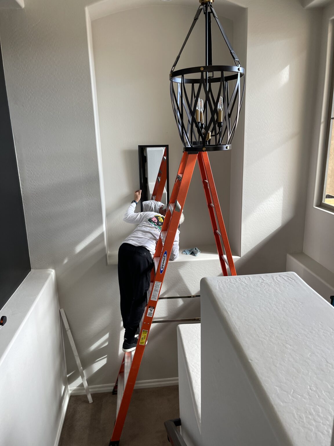 HOW TO FILL A STAIRWELL NICHE WITH FULL-LENGTH MIRRORS