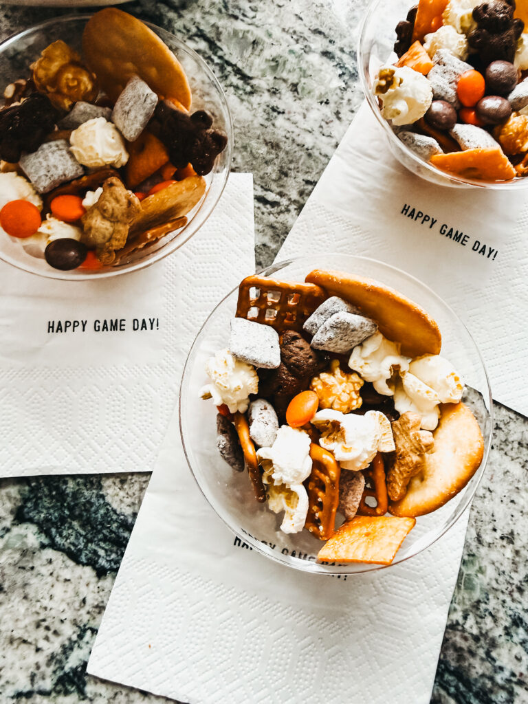 The Easiest [and Cutest] Football Snack Mix for Game Day w/ a Chicago ...